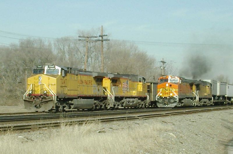 UP 7247 and BNSF 5694